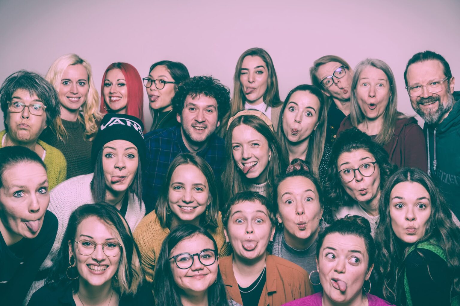 Standorte & Kontakt - PRESS THE BUTTON